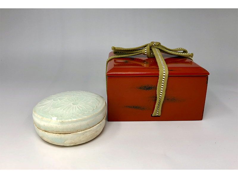 古美術 吉戸 - 南宋時代影青印花合子 | 古美術品専門サイト 古美術 吉戸 - 南宋時代影青印花合子 | 古美術品専門サイト